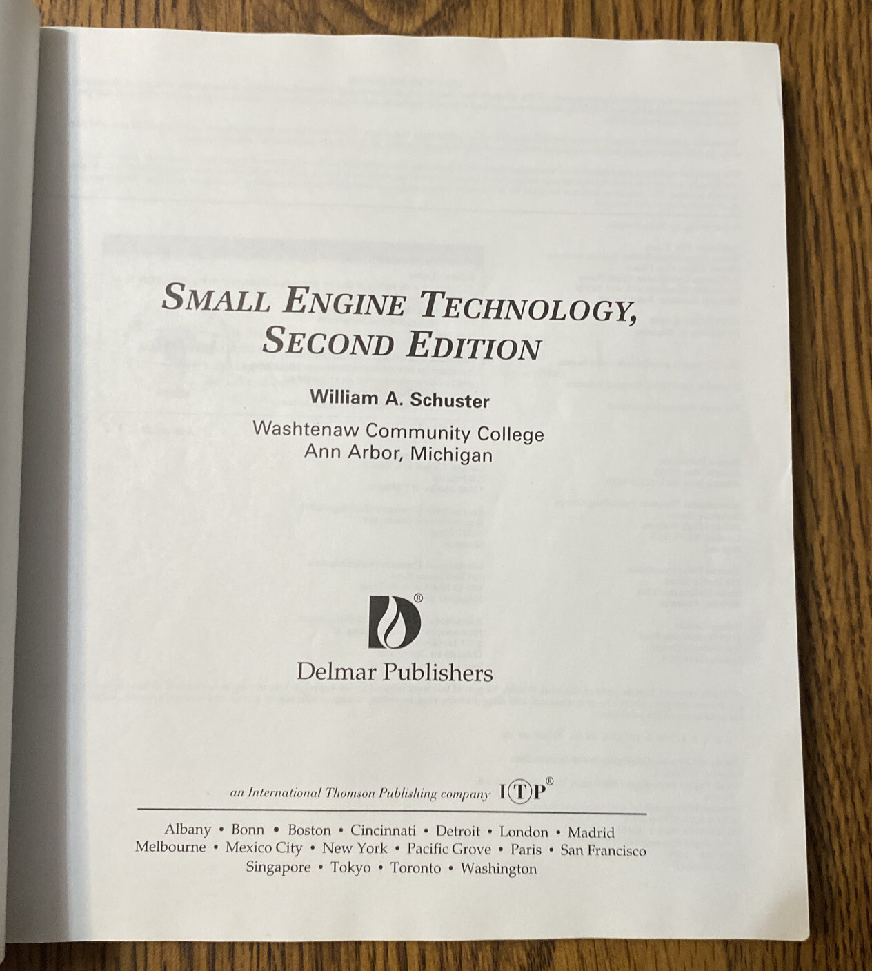 Small Engine Technology (SC) (Automotive Technology Series), Schuster ...