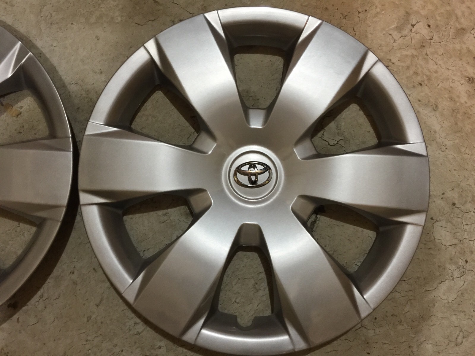 2007-2012 Toyota Camry 61137 Hubcaps Wheelcover 16" | Set of 4 | Silver ...