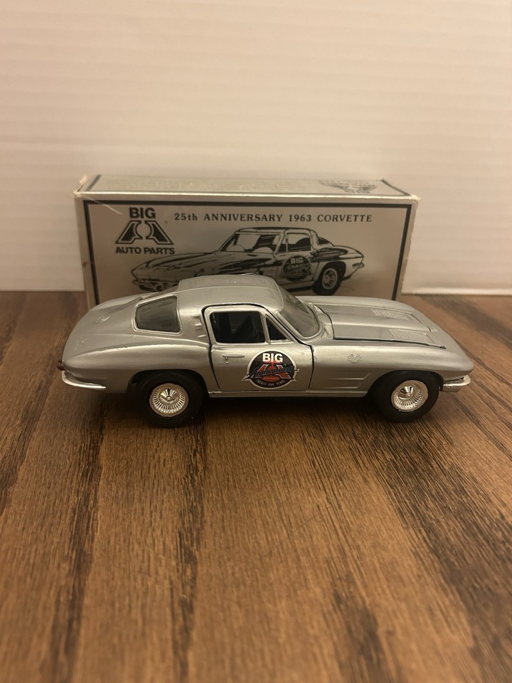 ERTL Big A Auto Parts 25th Anniversary 1963 Corvette Stingray Spilt ...