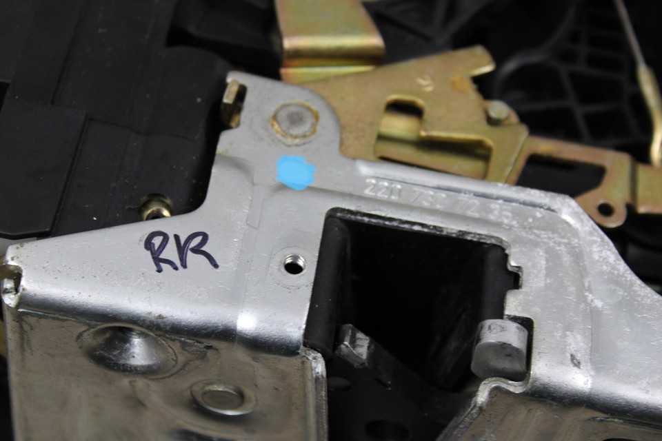 00-06 MERCEDES BENZ w220 S55 REAR PASSENGER RH DOOR LOCK ACTUATOR LATCH ...