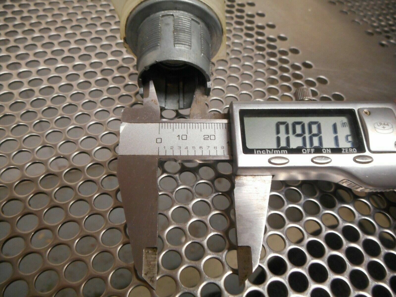 Square D (43) 31052-001, (30) 65097-049-01, (41) Pushbutton Threaded ...