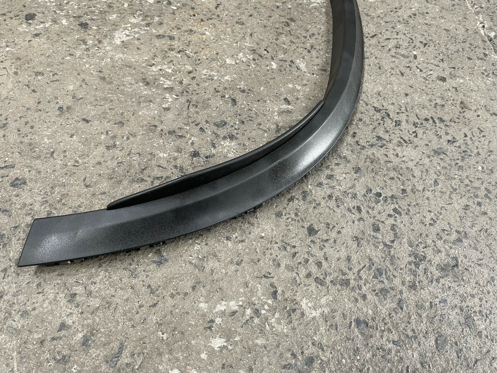 MERCEDES-BENZ AMG GLC63s C253 Rear Left Fender Molding arch flare ...