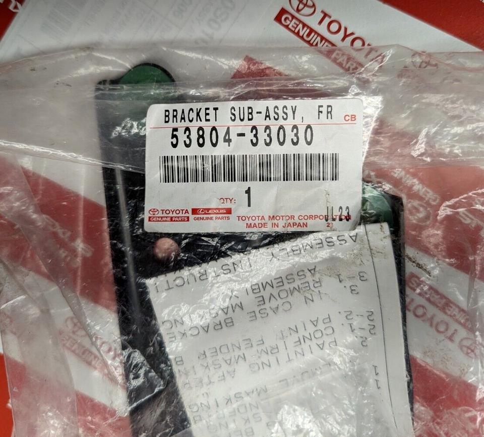 53804-33030 Left Front Fender Mounting Bracket - 2012-2014 Camry ...