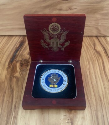 RARE WHITE HOUSE VIETNAM VETERAN CHALLENGE COIN BLUE ENAMEL W/ WOOD BOX ...