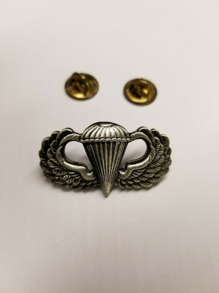 U.S. ARMY PARACHUTIST JUMP WINGS BADGE OXIDIZED ON ORIGINAL CARD | eBay