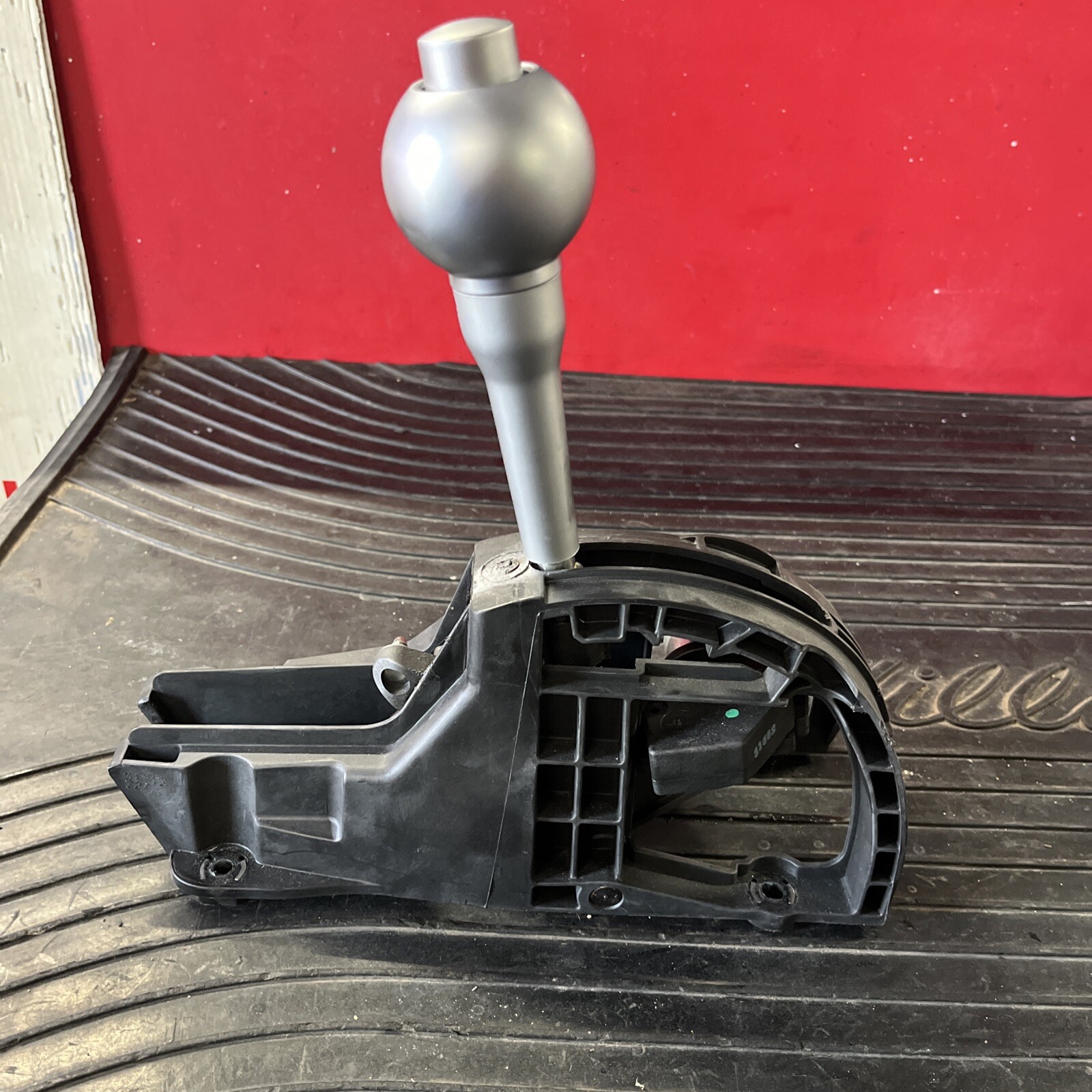 CHEVROLET SSR OEM SHIFTER W/ KNOB | eBay
