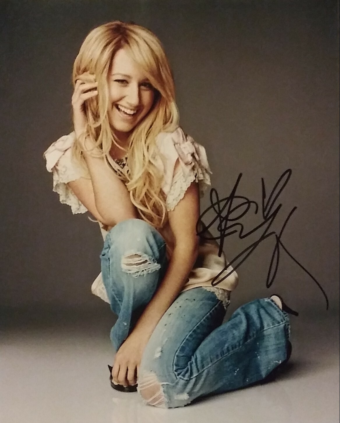 Ashley Tisdale Autograph