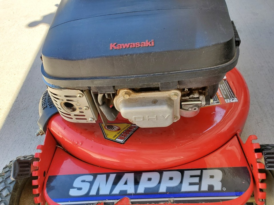 Snapper 21-inch gas mulching commercial lawn mower with Kawasaki 5hp ...