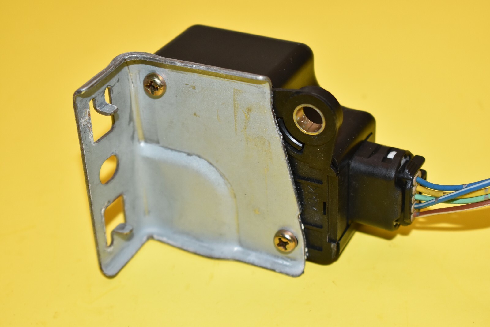 96 97 98 99 00 Toyota 4Runner ABS Deceleration Sensor Unit OEM | eBay