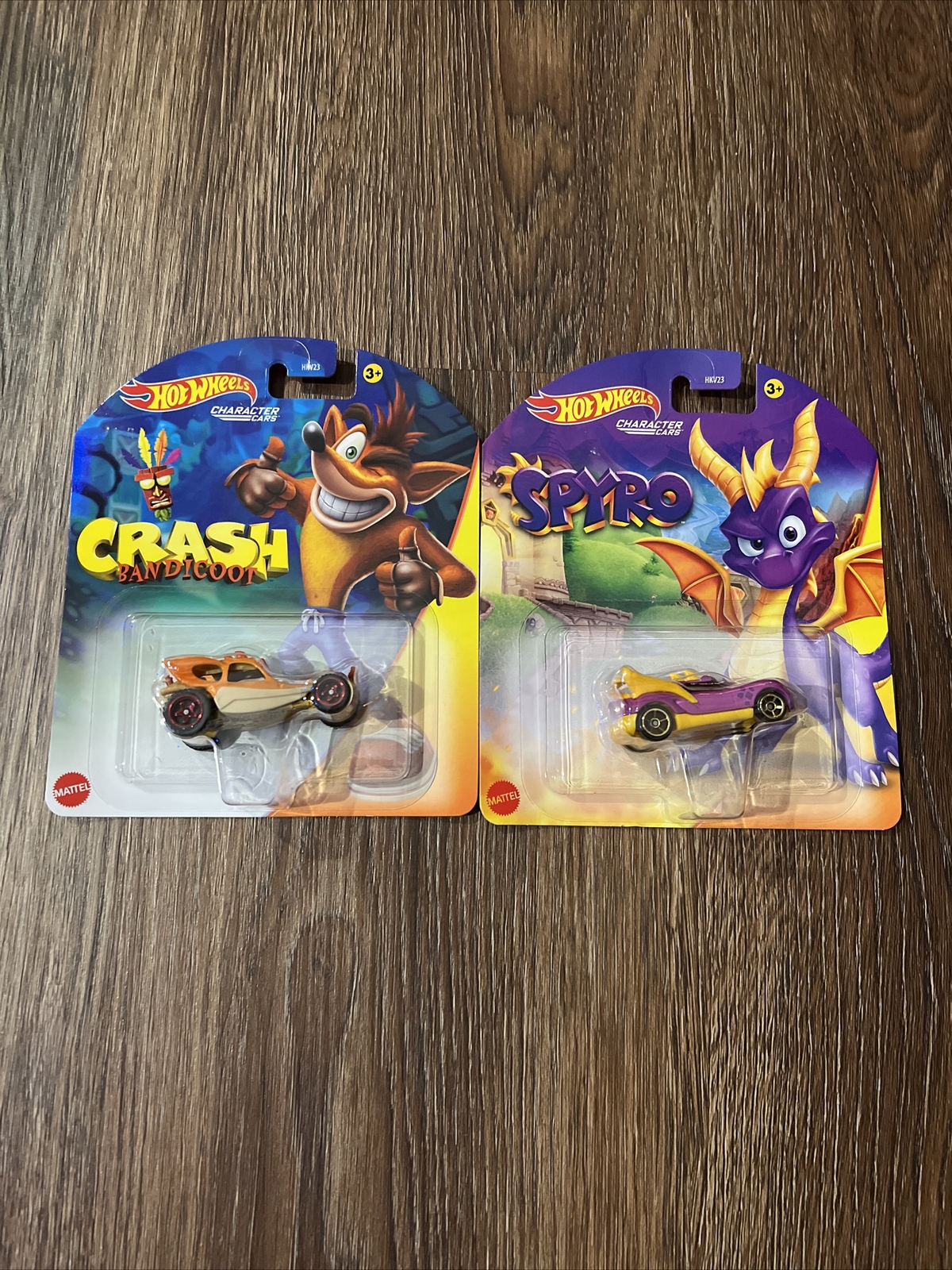 Hot Wheels Crash Bandicoot and Spyro the dragon - 2023 Character Cars ...