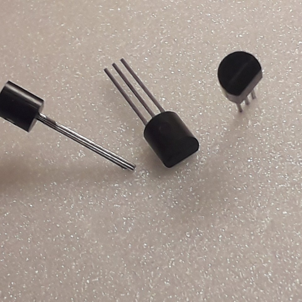 C828.TRANSISTOR.3 PIECES.(2SC 828) | eBay