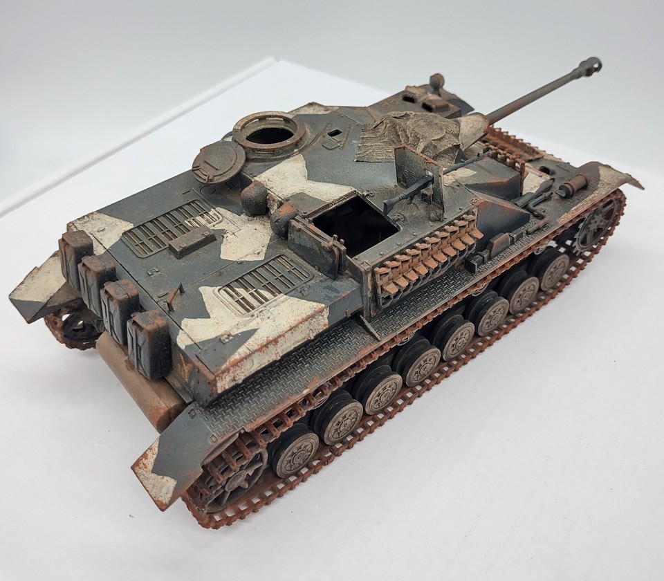 1:32 Scale Built Painted Plastic Model WWII German Stug IV ...