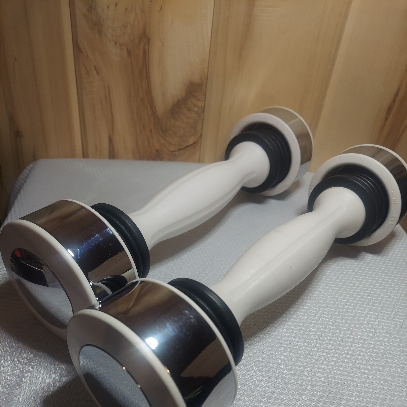 2 Shake Weights 2.5 LB White Dumbbell Home Fitness Exercise Training ...