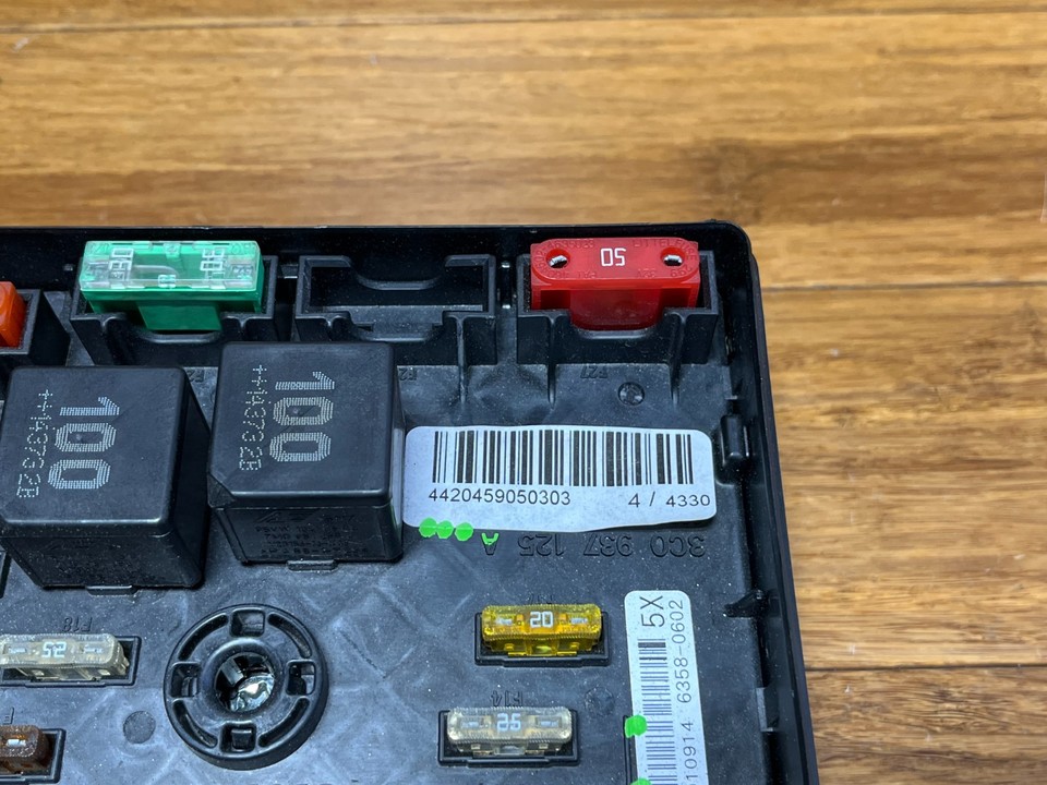 2015-2018 Audi Q3 8U 2.0L Engine Front Bay Relay Fuse Box 3C0937125A ...