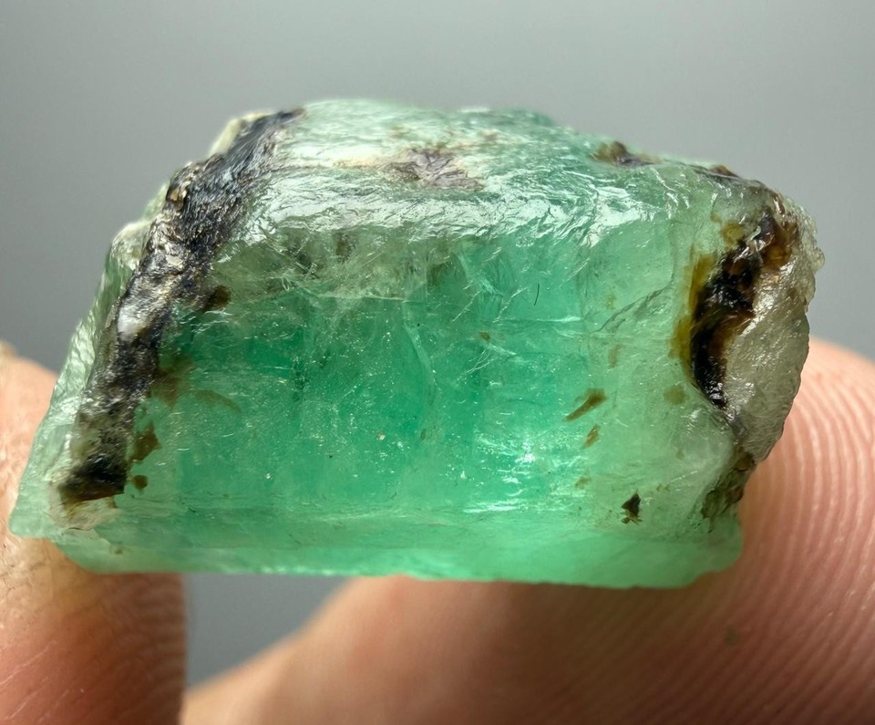27 CT Magnificent Top Green High Quality Full Terminated Crystal ...