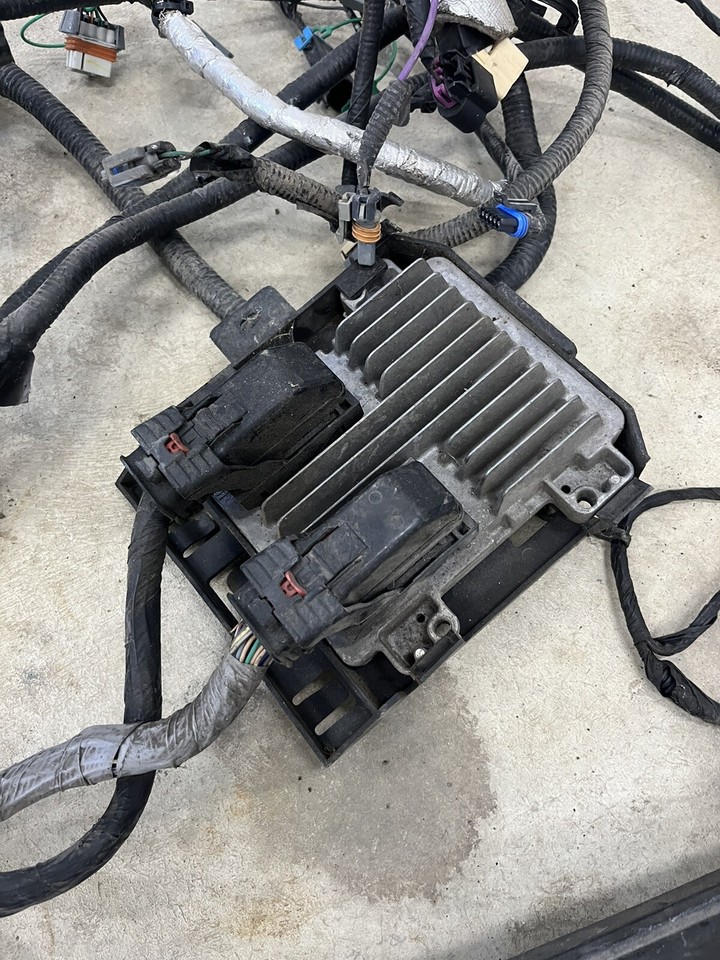 2010 Camaro 6.2L LS3 Motor Engine Auto Wire Wiring Harness Fuse Box And ...