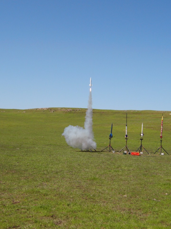 Upscale Estes Bullpup 12D #1972 Model Rocket Kit 2.5" 29mm F-G Power ...