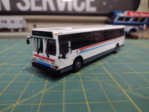 Iconic replicas 1:87 Grumman 870 Transit Bus - Washington DC Metro ...