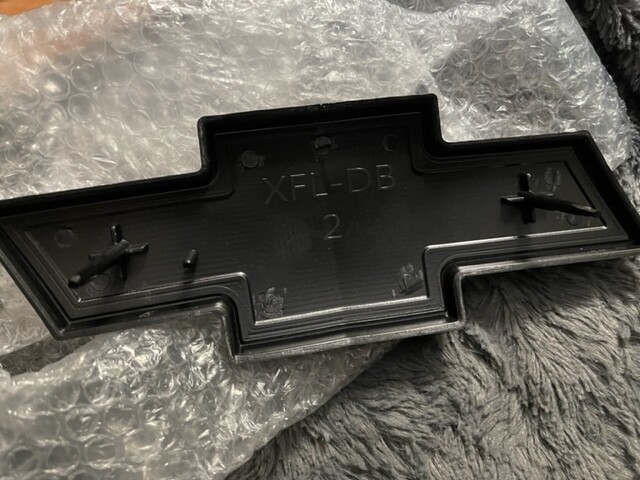 Chevrolet Silverado Tahoe Suburban Bowtie Front Grille Emblem Logo Gold ...