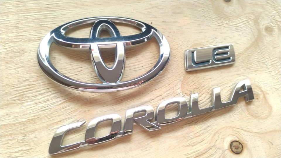 2009-2013 Toyota Corolla LE TRUNK Emblem Set Logo Badge Symbol Factory ...