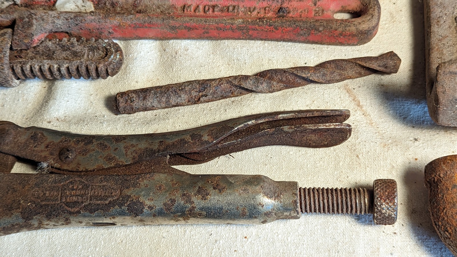 VINTAGE ANTIQUE Old Rusty Wrench Lot RUSTIC FARMHOUSE DECOR Craft 31 ...