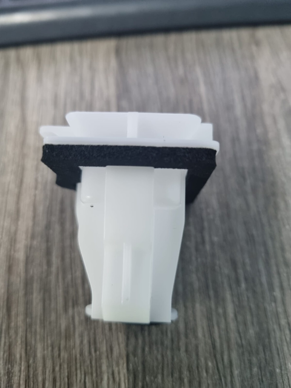 CLIP FISSAGGIO SEDILE POSTERIORE PEUGEOT CITROEN 9834164080 | eBay UK