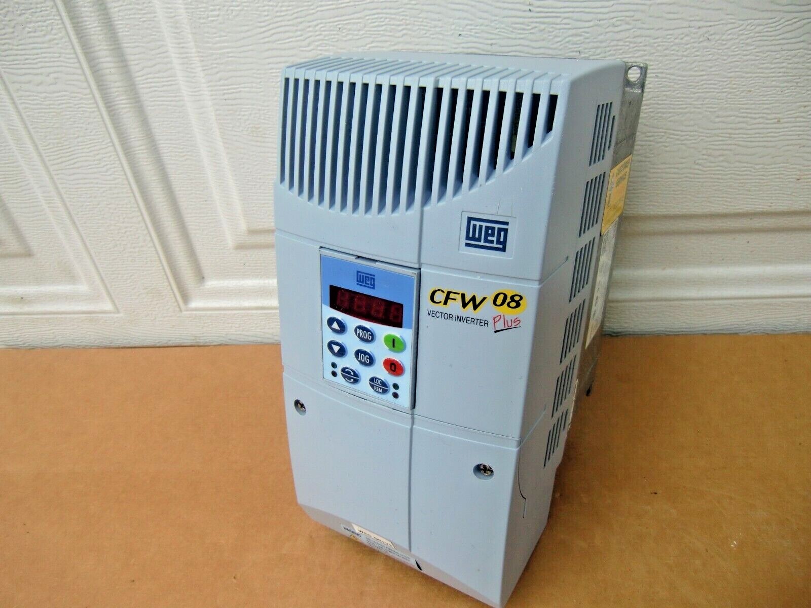 WEG CFW08 AC VECTOR DRIVE, 380-480V, 10A, 7.5HP, P/N ...