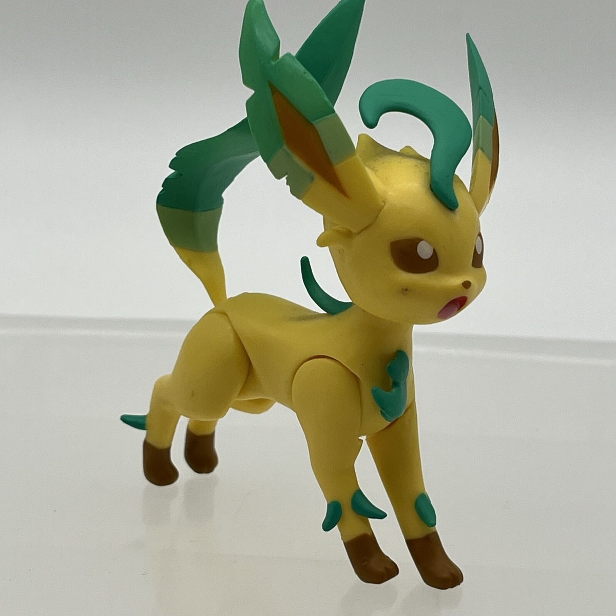 Pokemon Fargeleggingssider Leafeon