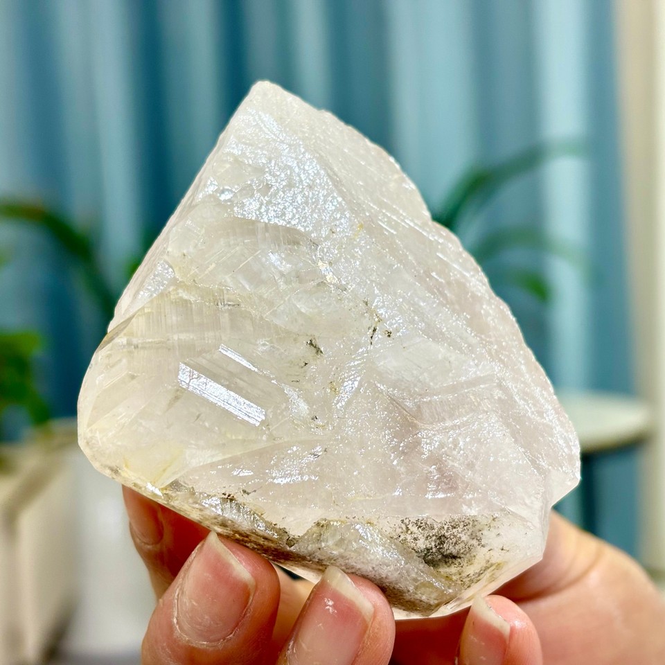 151G Natural Rose Petal Calcite Mineral Specimen/Fluorescent Glow Under ...