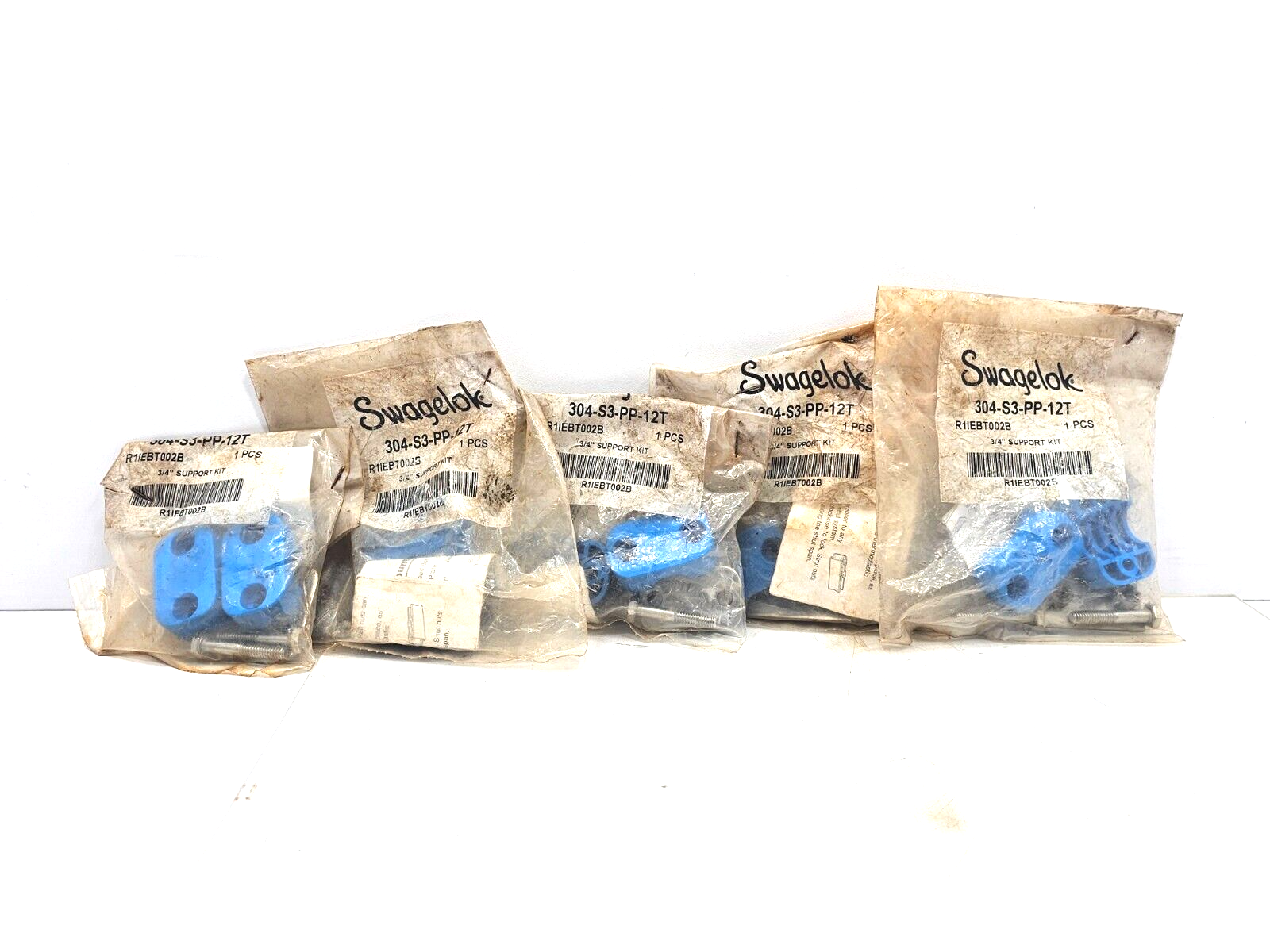 304-S3-PP-12T SWAGELOK BOLTED PLASTIC CLAMP TUBE SUPPORT KIT LOT OF 5 ...