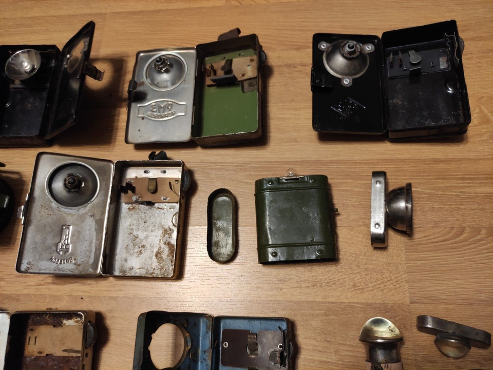 LOT OF 11 VINTAGE POCKET FLASHLIGHT SIGNAL TORCH LIGHT LAMP LANTERN ...