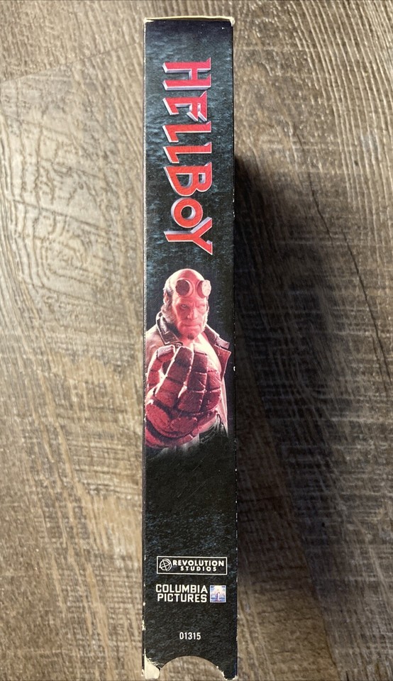 Hellboy (VHS, 2004) Classic Action & Adventure Sci-fi Fantasy Movie Cult 43396013155 | eBay