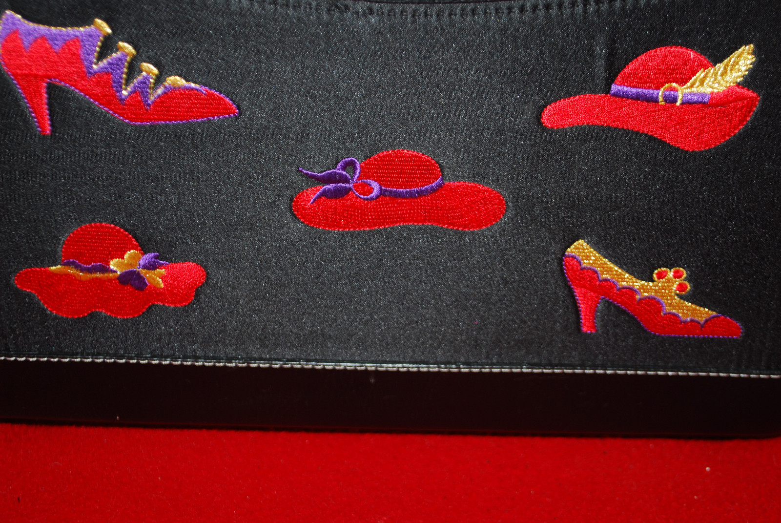 Red Hat Purse Cosmetic Bag Set Hand Bag Purple Gold Embroidery Free ...