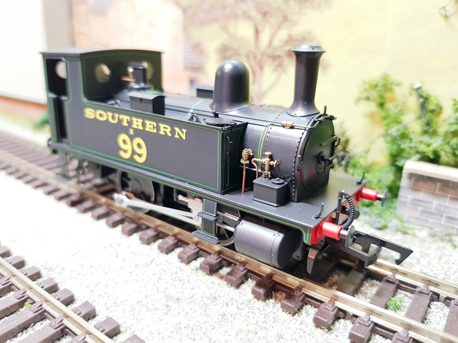 4S-018-015 Dapol OO Gauge (LSWR) Class B4 0-4-0T Southern Lined Black ...