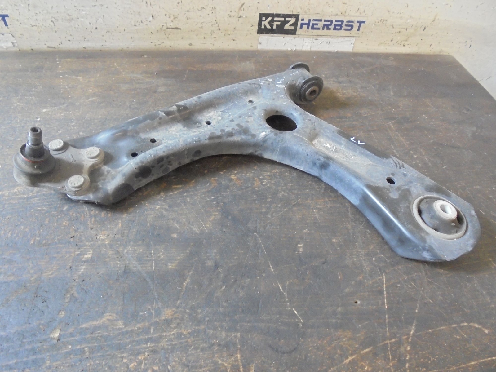 control arm left passenger N/S Skoda Fabia III NJ 6R0407151F 1.4TDI ...