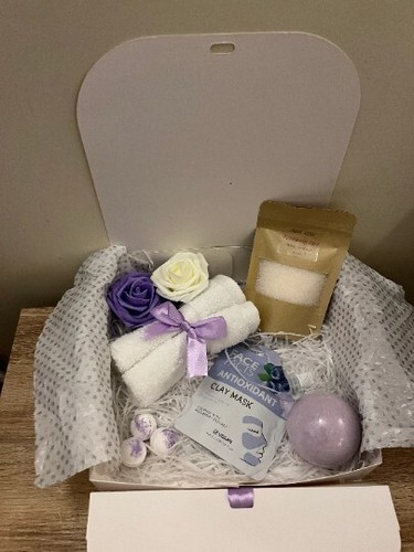 Luxury Pamper Hamper gift pamper, Relaxing Spa treatment Hamper, Bath ...