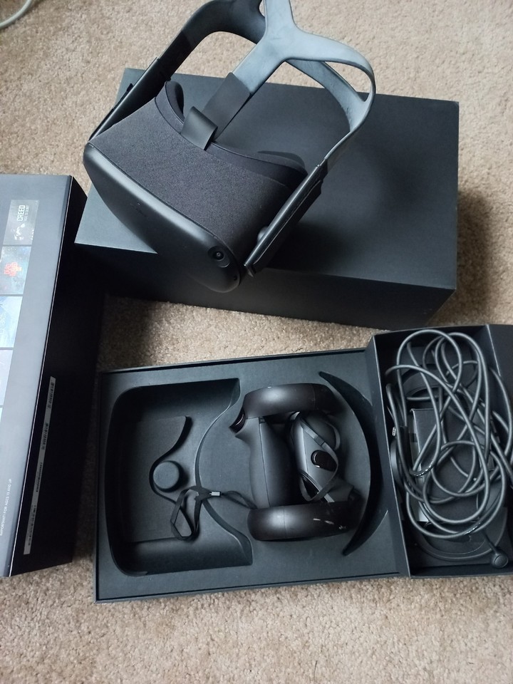Oculus Quest All In One VR Gaming System | eBay