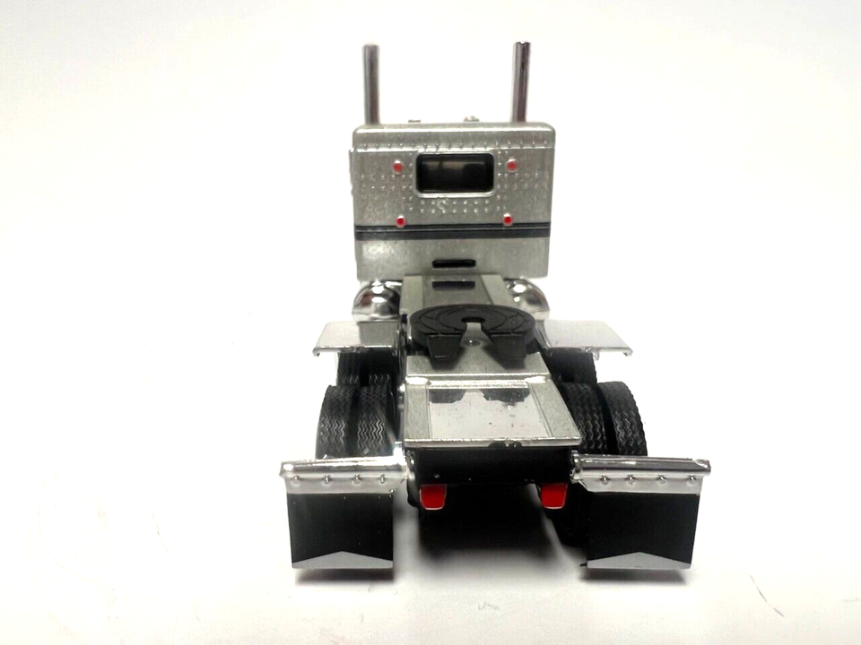 DCP / FIRST GEAR 1/64 SCALE 389 PETERBILT FLAT TOP, SILVER WITH GRAY ...