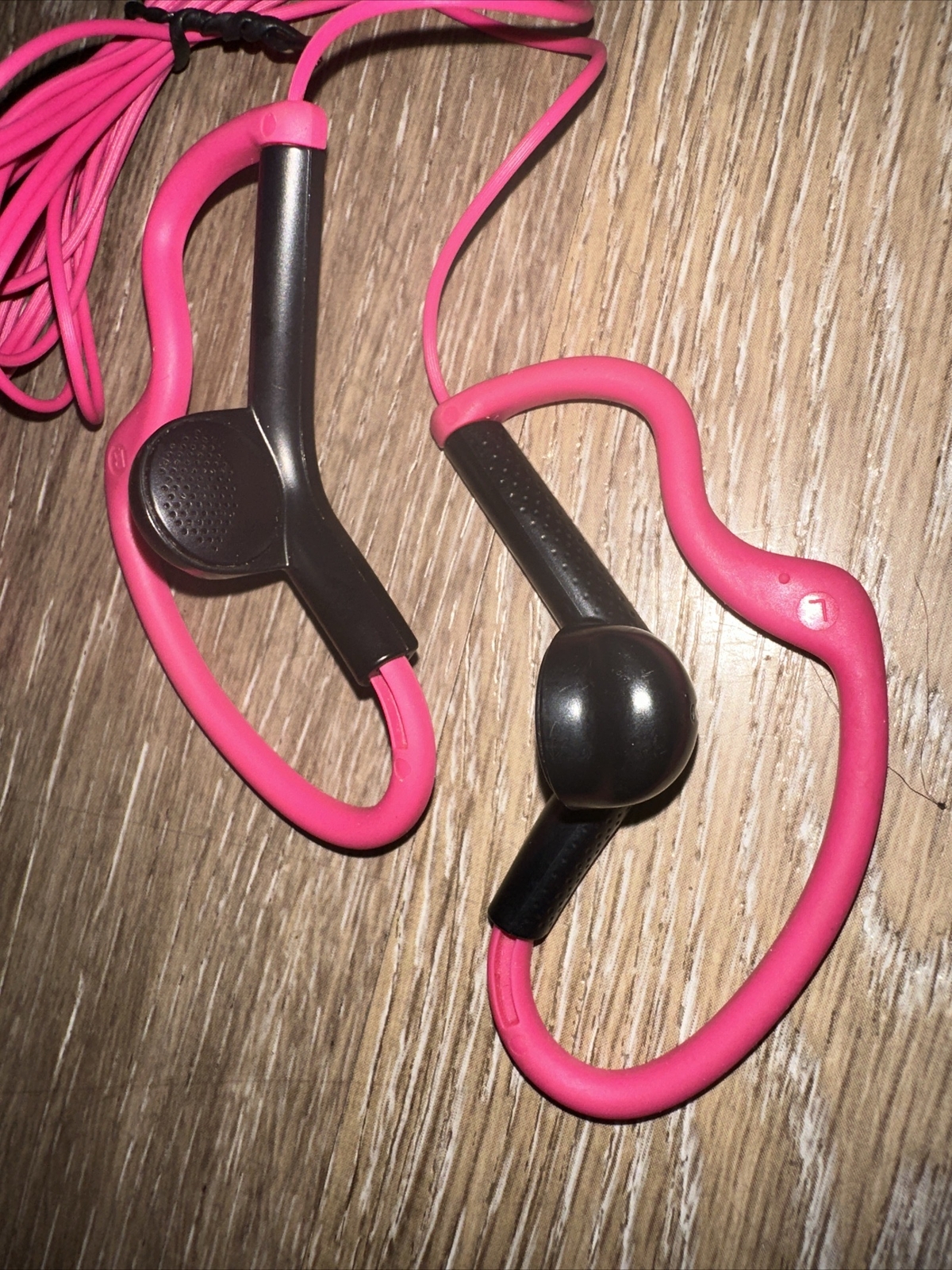 Sony MDRAS200 Active Sports Headphones - Pink - VGC (MDR-AS200/PNK ...