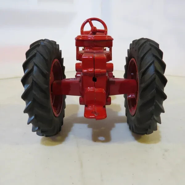 Ertl IH 404 Tractor Made USA 1960 1/16 IH-437-E | eBay