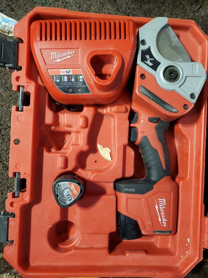 Milwaukee M12 2470-21 12V Cordless Shear Kit and extra battery | eBay