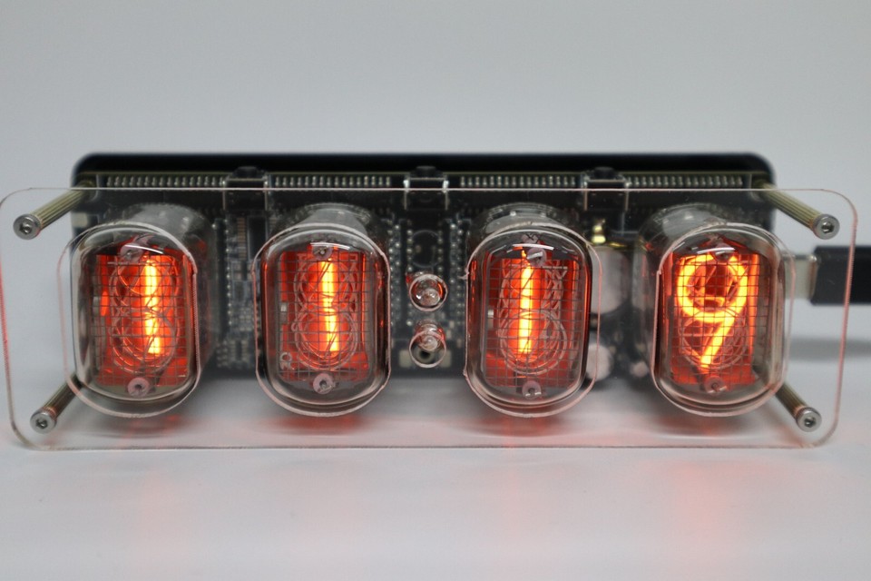 IN12 Nixie Tube Clock Retro Desk Alarm with Multiple Backlight、USB-C ...