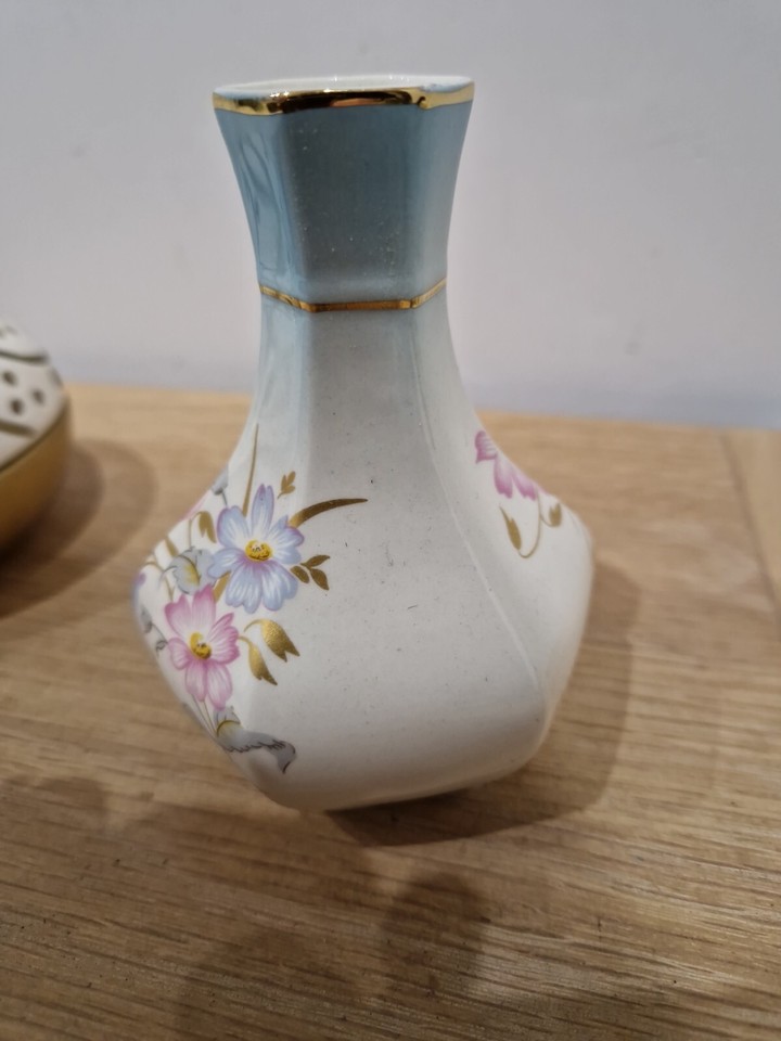 Palissy Royal Worcester Pottery Bud Vase Pink & Blue Floral Pattern 10 ...