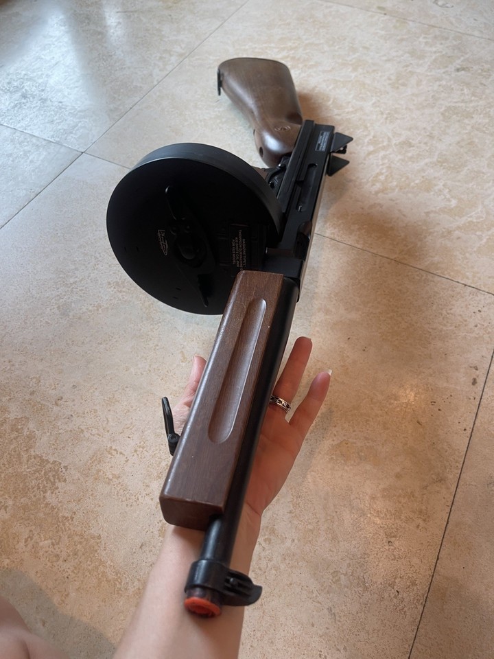 Thompson Submachine Gun 45M1A1 No.1244194 in Black and Imitation Wood ...