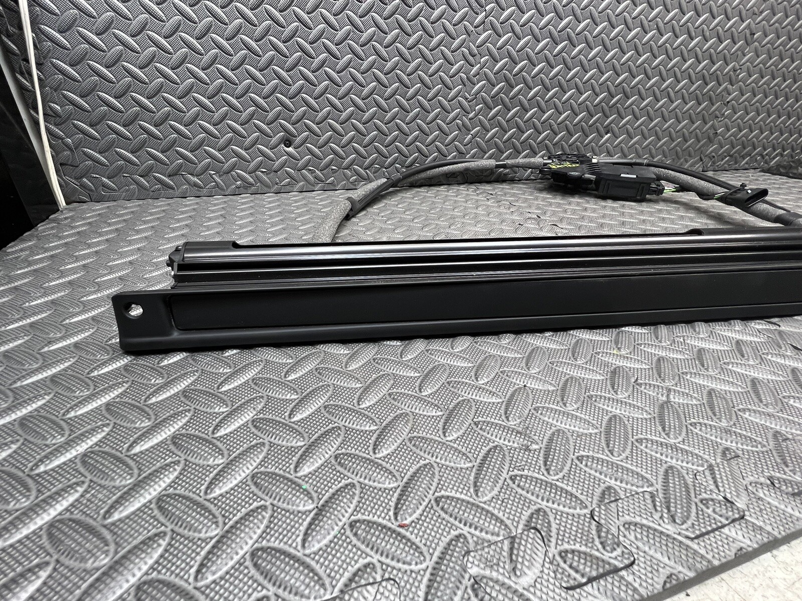 OEM 2014-2021 MASERATI QUATTROPORTE REAR RIGHT DOOR WINDOW SUNSHADE ...