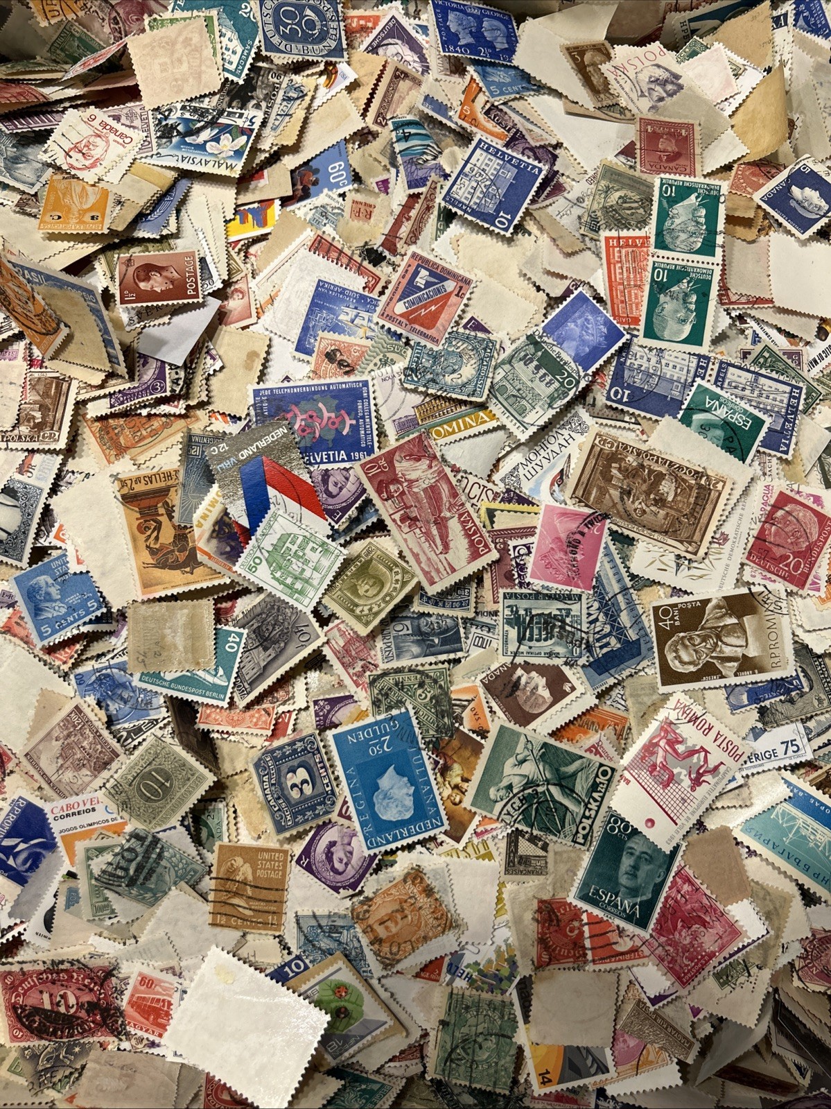 Worldwide Postage Stamps One pound off-paper Cancelled Foreign And US ...