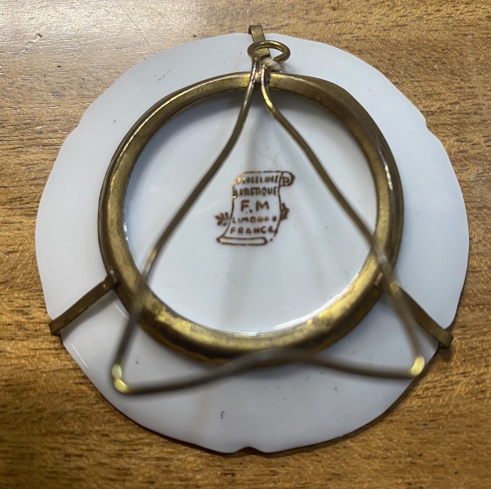 LIMOGES FM PLATE & STAND/HANGER ROMANTIC COURTING COUPLE 2.5” DIAMETER ...