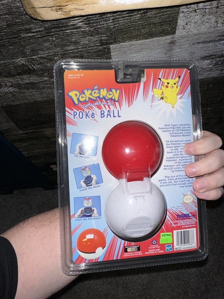 Pokémon Poke’ Ball/Game Ball/BRAND NEW & SEALED IN ORIGINAL PACKAGING ...