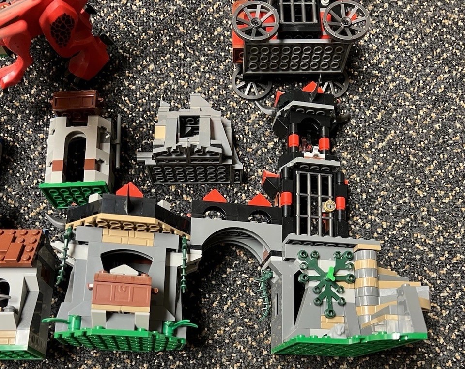 Lego Castle Sets Lot 70404 70402 70401 70400 Mixed Lot Not Sure If ...