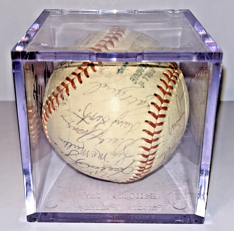 1976 Oakland A’s Team Signed Baseball,Fingers,Williams PSA/DNA 30 Autos ...